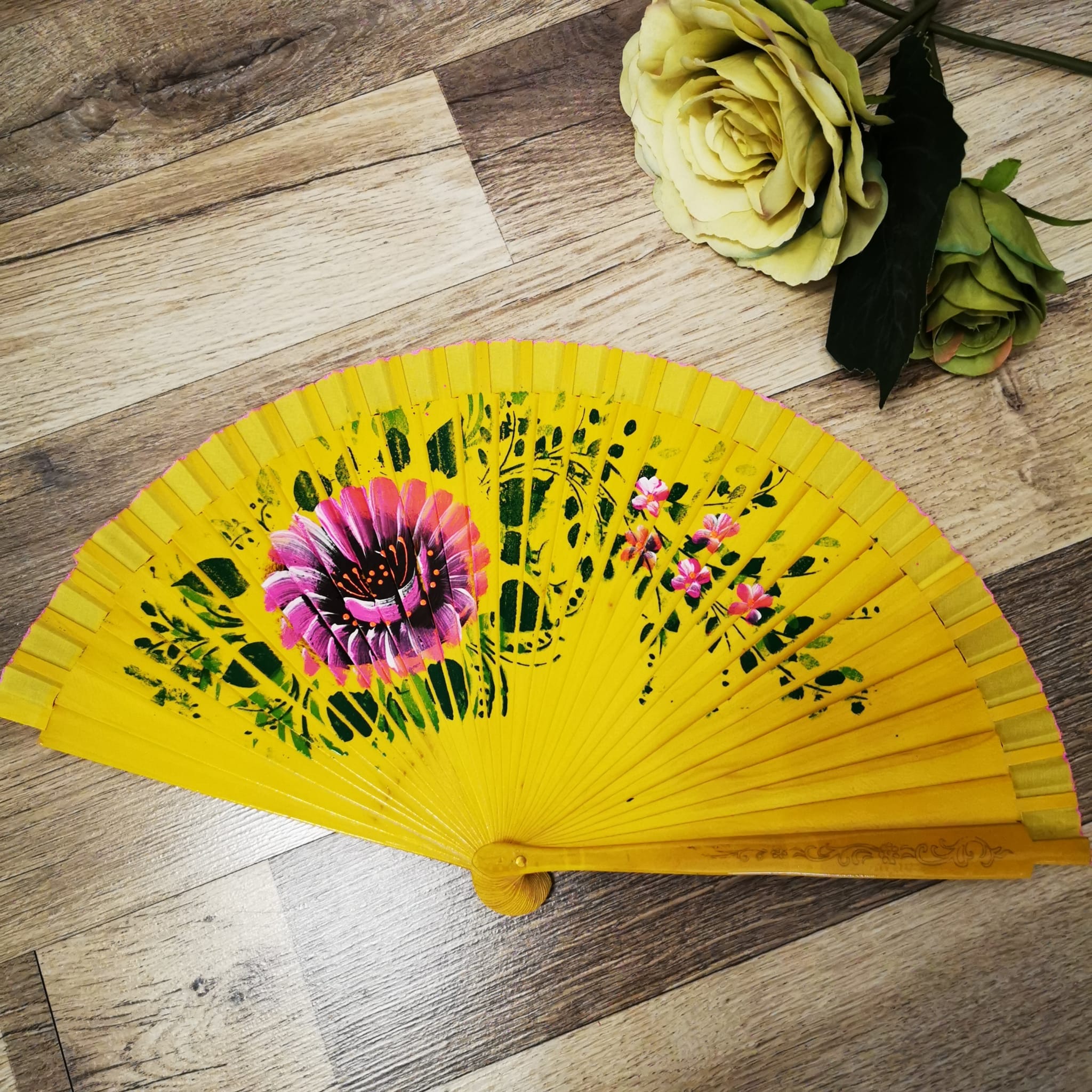 Evantai pliabil lemn pictat 4 • IePeMarie.ro